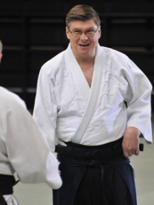 Juhani Laisille Shihan-arvo - Aikidoliitto